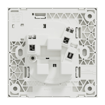 E8715_WE - Switched socket, AvatarOn C, 13A 250V, 1 gang, white ...
