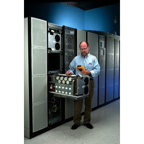 WPMV-VX-54 - 1 visita adicional de mantenimiento preventivo contratado 5x8 para 1 unidad UPS ...