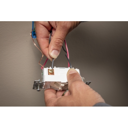 X Series 15A Single Pole Rocker Switch Side Wire Clamps Matte White 30 Pack