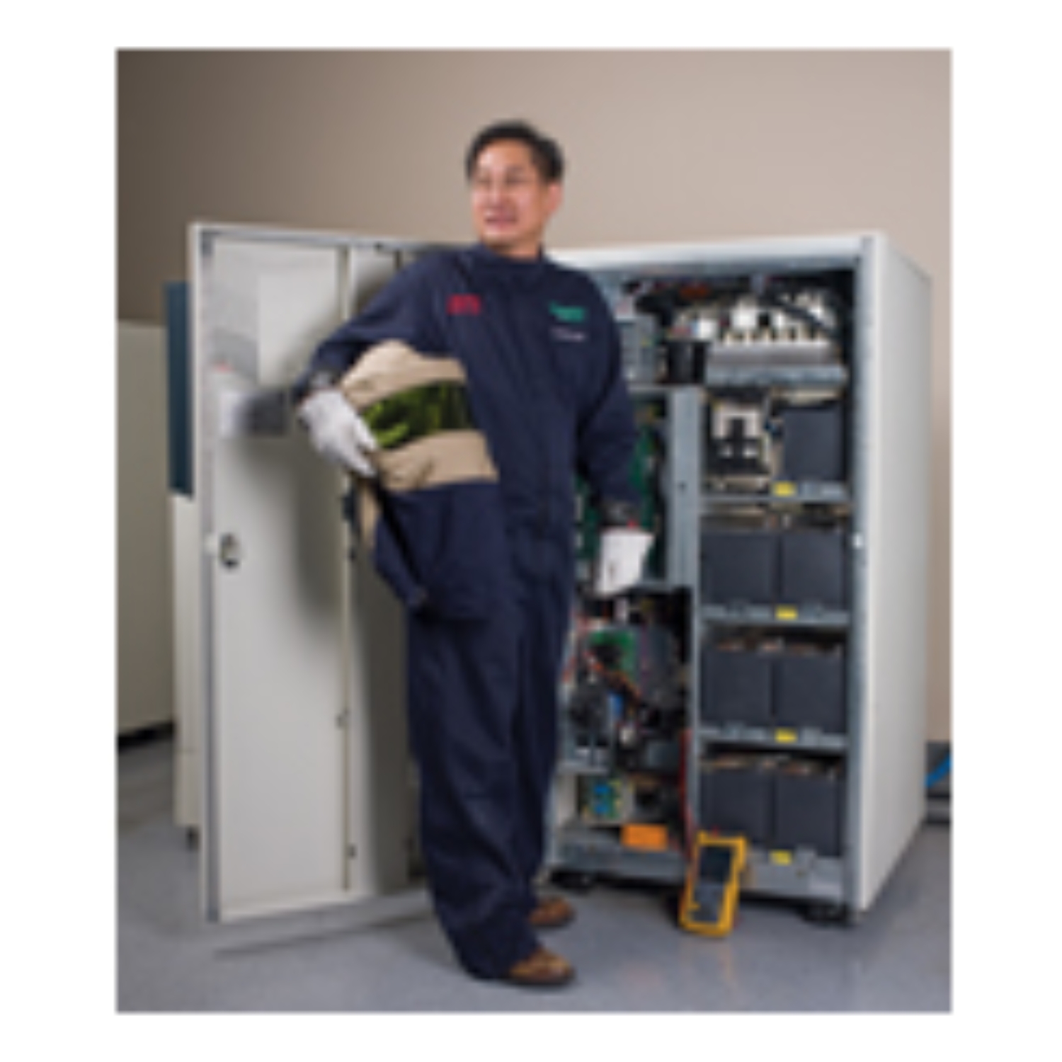 Service d'installation pour (1) onduleur Galaxy 3000 de 10 à 15 kVA ...